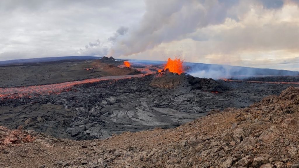 Vulcão forma rios de lava no Havaí - Veja as imagens!