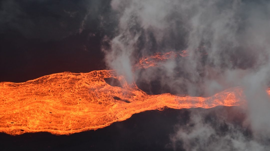Vulcão forma rios de lava no Havaí - Veja as imagens!